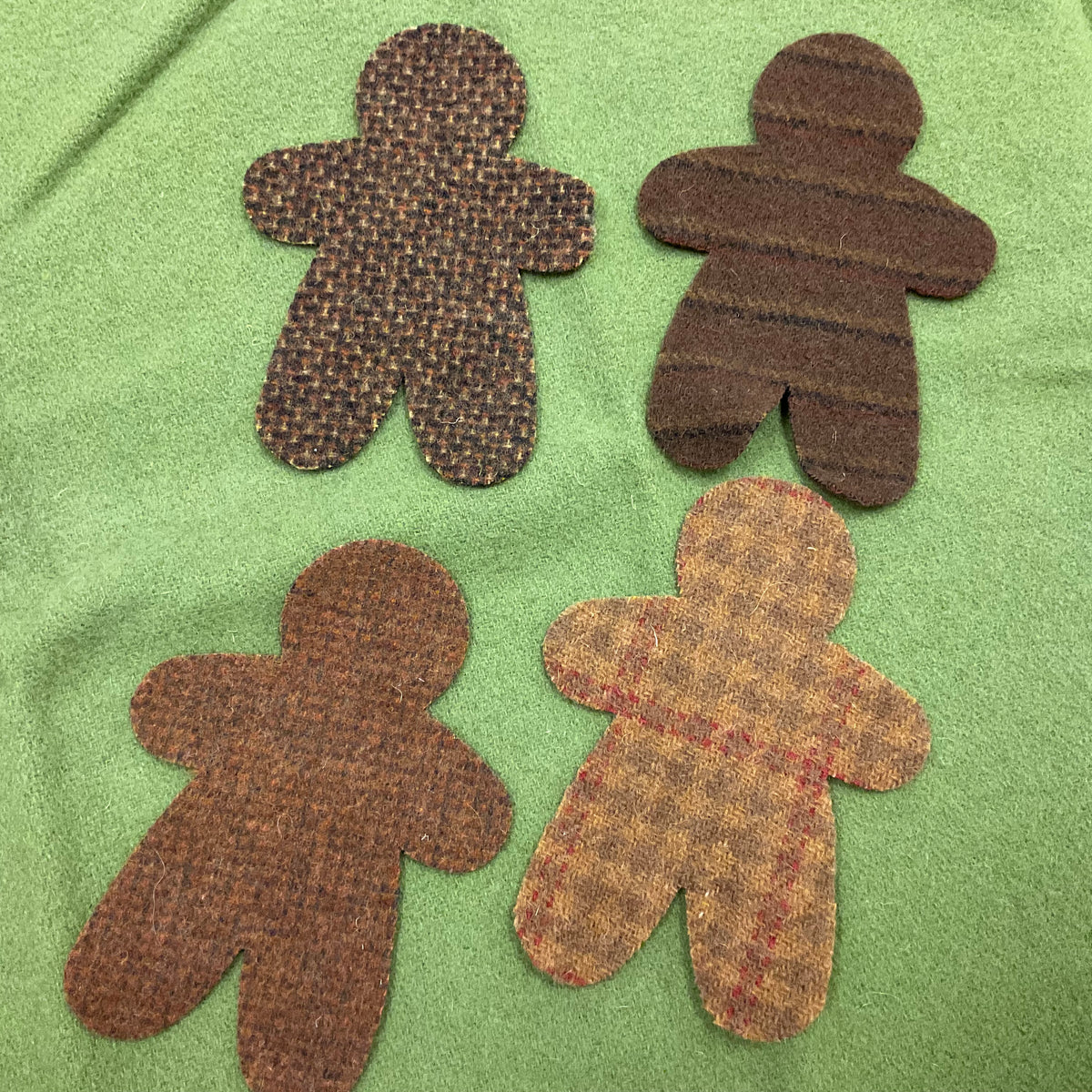 Pre Cut Small Gingerbread men – Searsport Rug Hooking