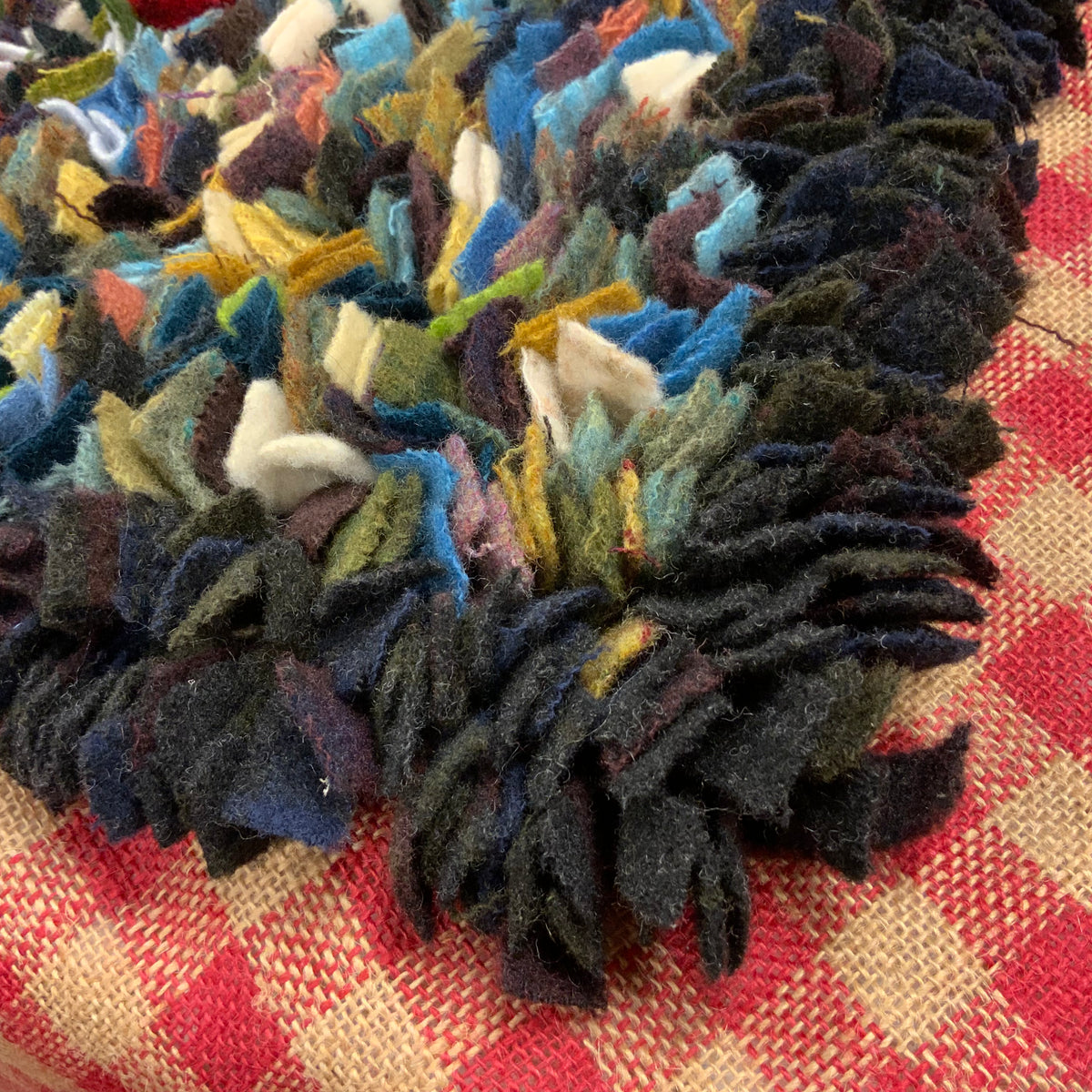 Kit for lynn P. Clippy Rug – Searsport Rug Hooking